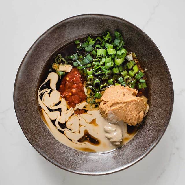 Easy 20-Minute Miso Noodles (Vegetarian) - Feasting not Fasting
